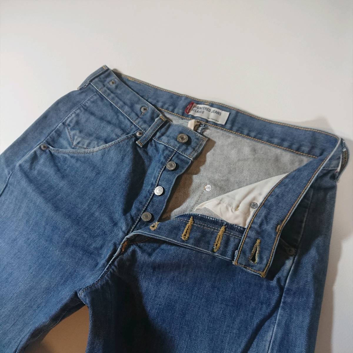 即決 LEVI'S ENGINEERED JEANS RELAXED 立体裁断 W30 ウエスト約 即決 LEVI'S ENGINEERED JEANS RELAXED 立体裁断 W30 ウエスト約