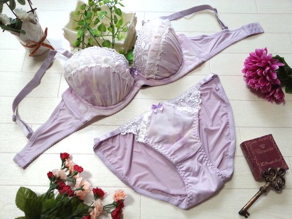 Yahoo!オークション - F80LL バストラインを美しく魅せる 谷間メイク W...