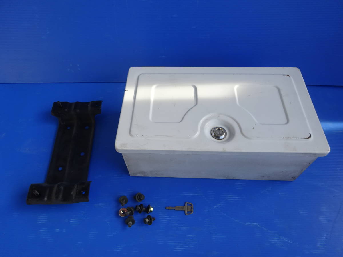 Yahoo!オークション - U61T ミツビシ ミニキャブ 純正OP ツールボック...