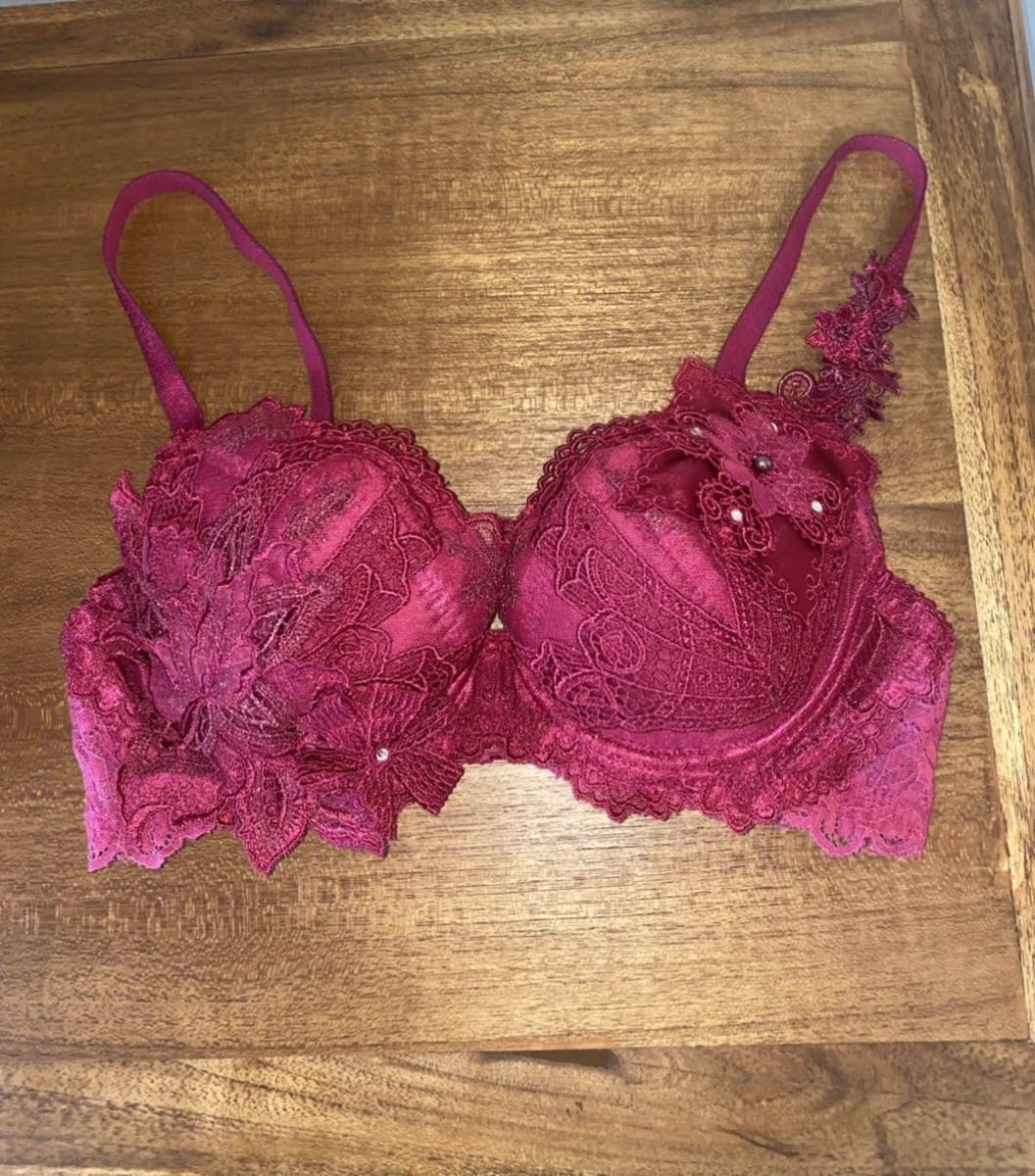 Yahoo!オークション - サルート ブラジャー D70