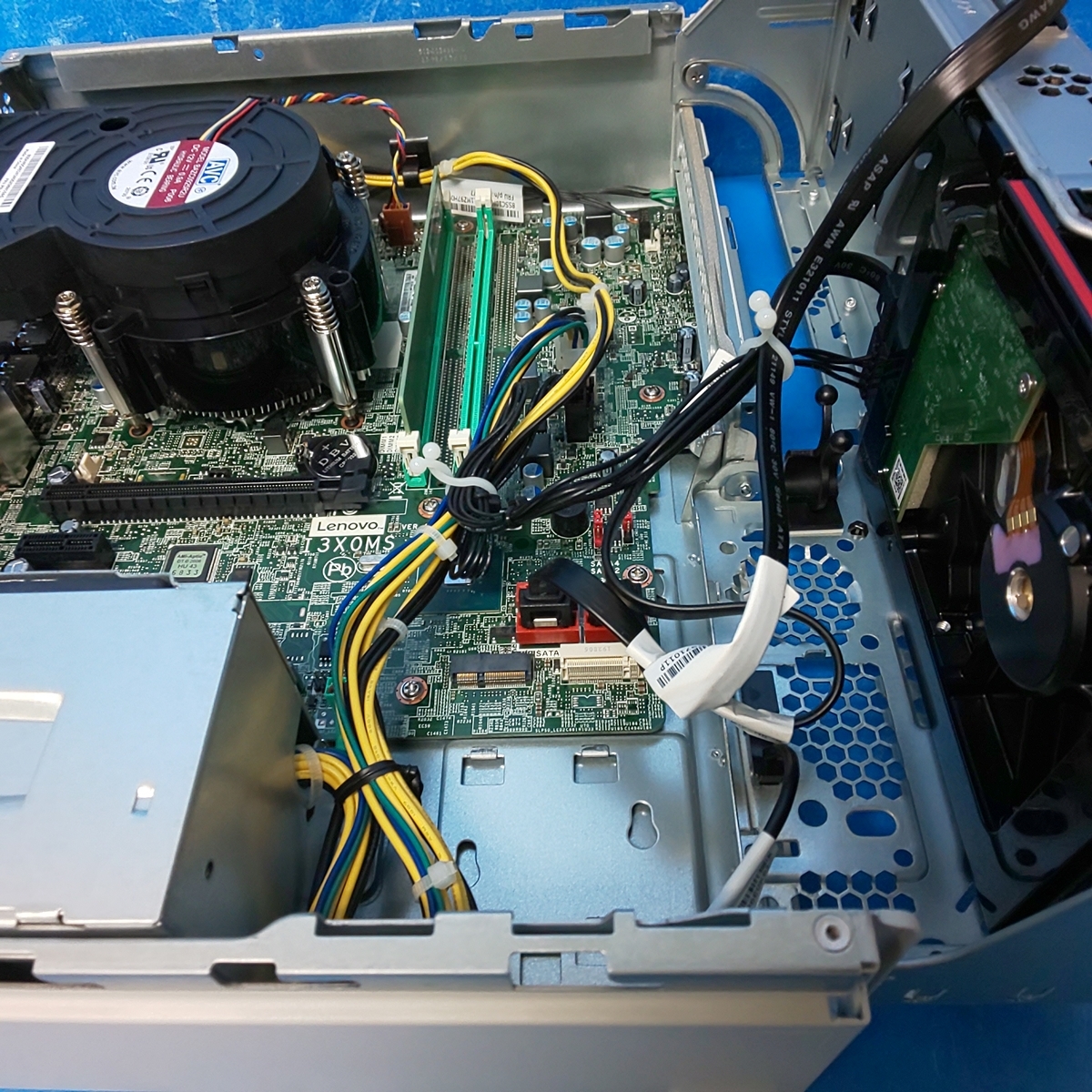 NEC デスクトップPC MRH32/L-4 Core i7-8700 3.2GHz/8GB/500GB NEC デスクトップPC MRH32/L-4 Core i7-8700 3.2GHz/8GB/500GB