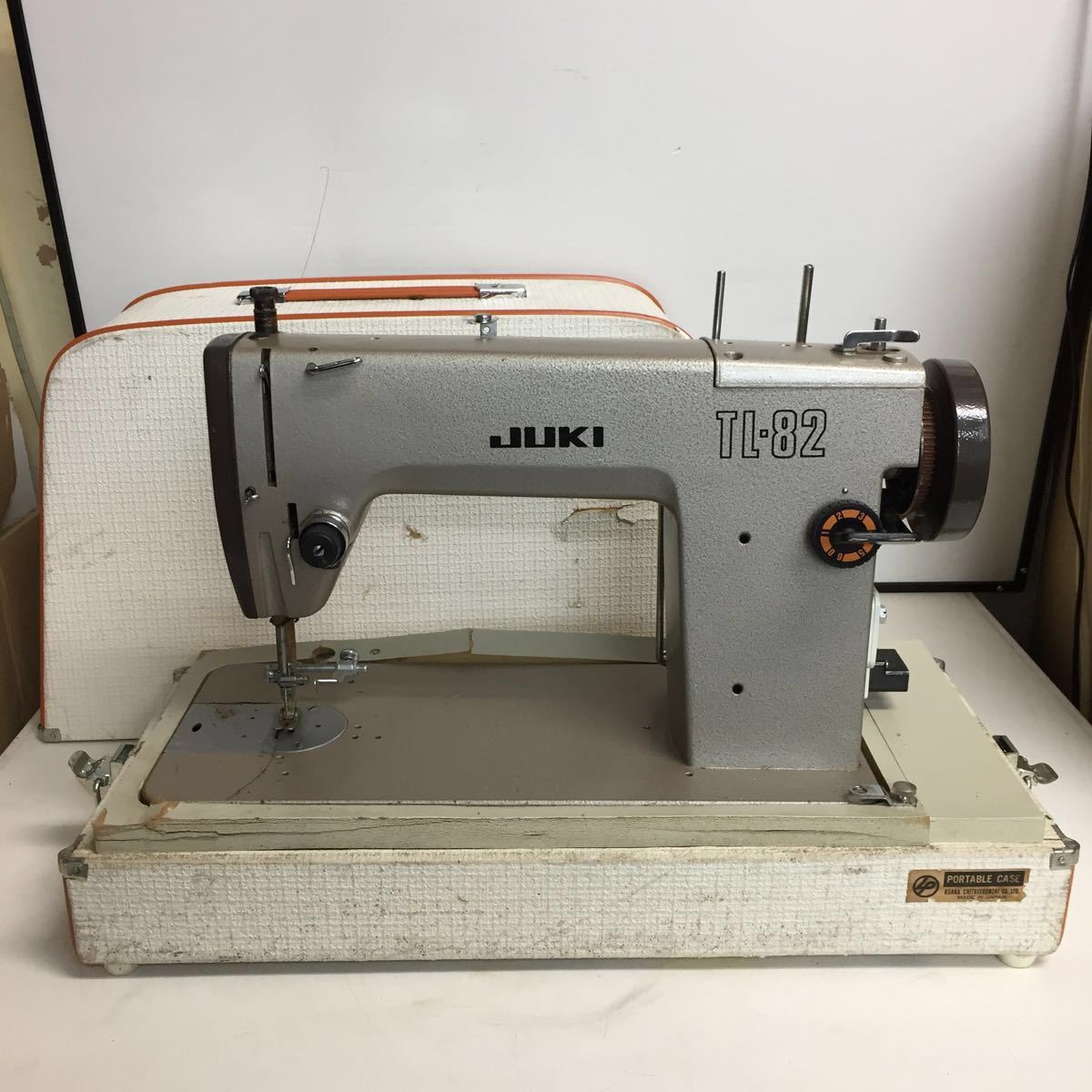 Yahoo!オークション - P562 JUKI TL-82/工業用職業用ミシン/ ケース付 ...