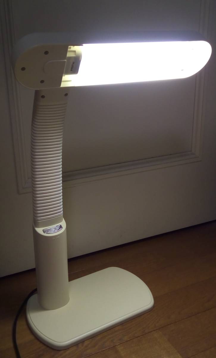 Yahoo!オークション - 蛍光灯の電気スタンドです 山善 TDS-R27(W) イン...