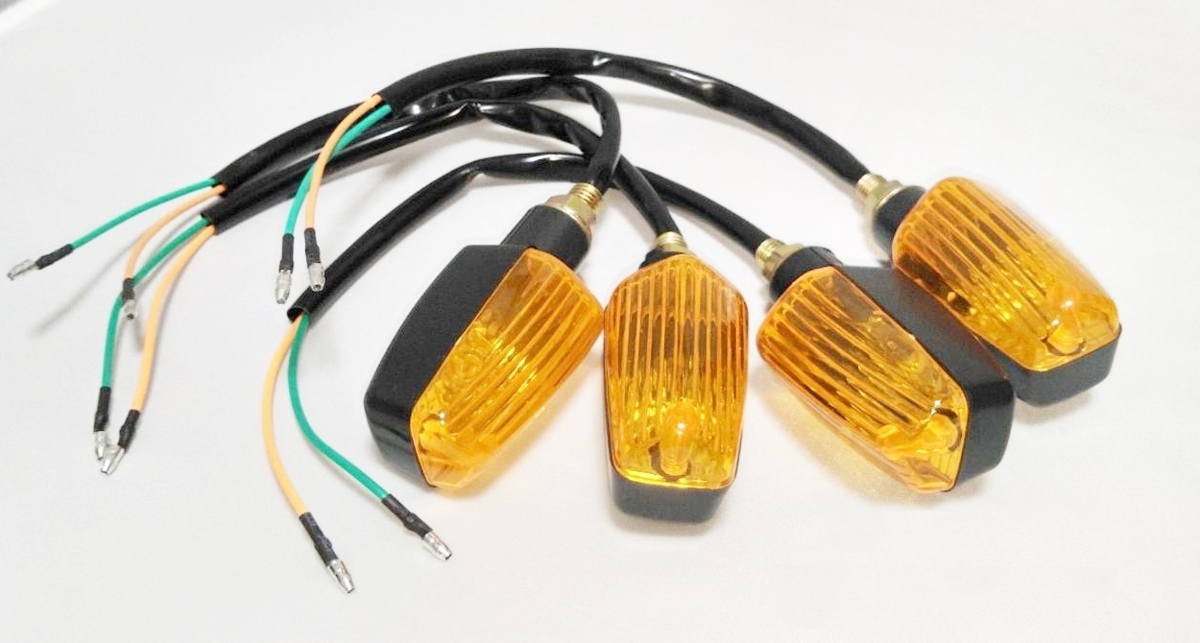 Yahoo!オークション - 送料無料 汎用 ミニウインカー 12V CBタイプ 1...