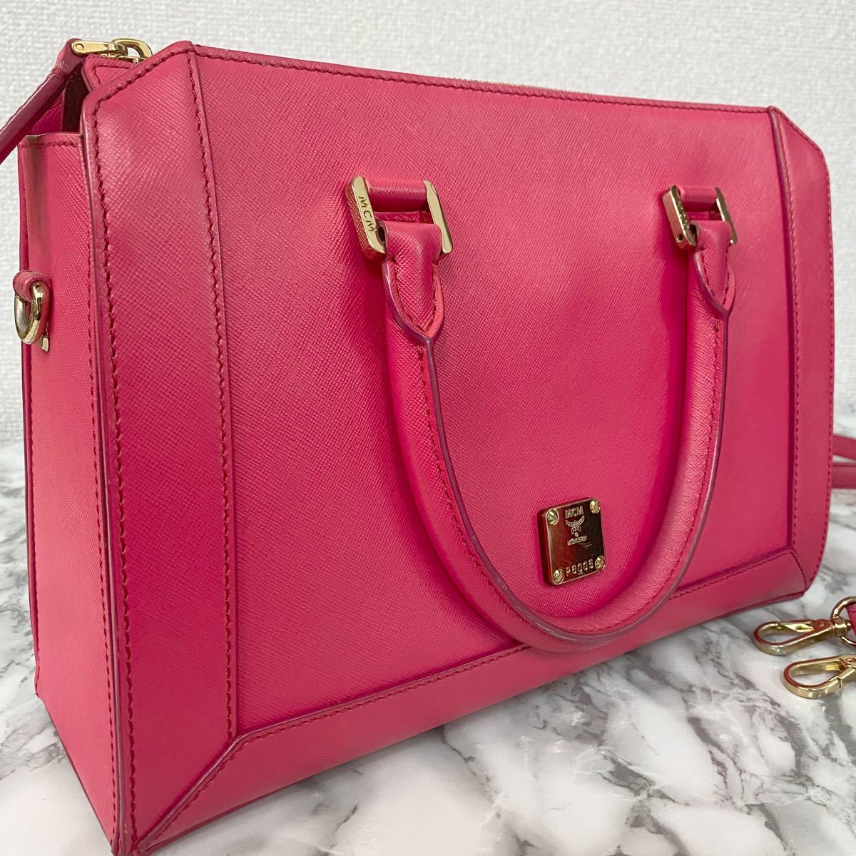 MCM ピンク ゴールド金具 ショルダー/ハンドバッグ ヴィセトス MCM ピンク ゴールド金具 ショルダー/ハンドバッグ ヴィセトス