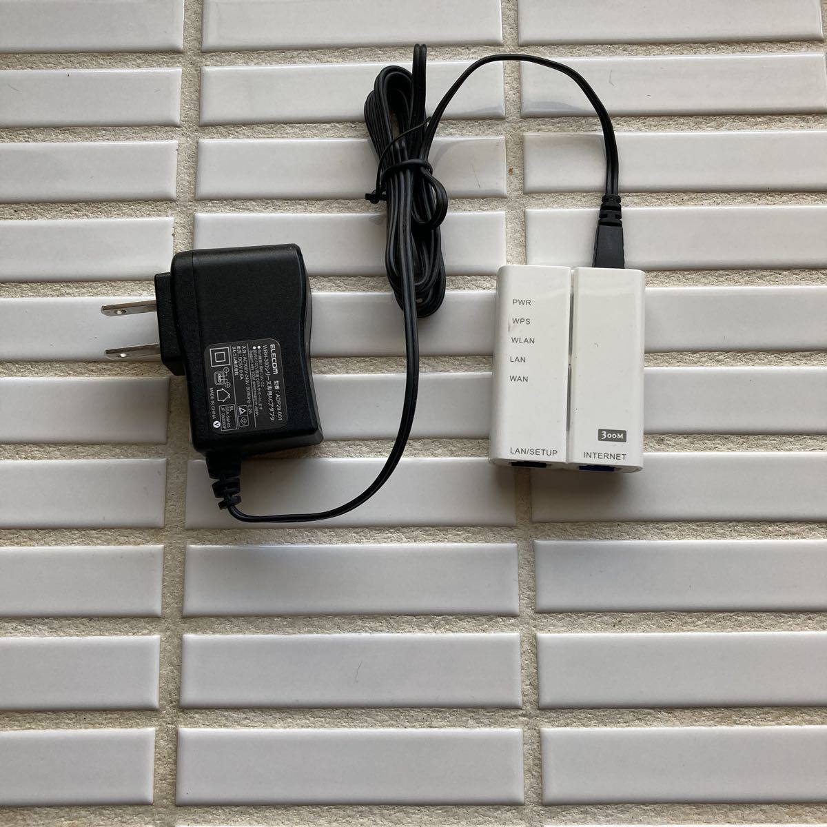 Yahoo!オークション - ELECOM ポータブル無線LANルータ WRH-300WH