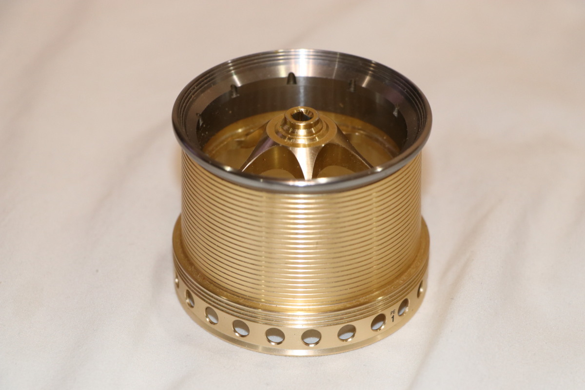 Yahoo!オークション - 美品 ダイワ(Daiwa) グランドサーフ Z35用 スプ...