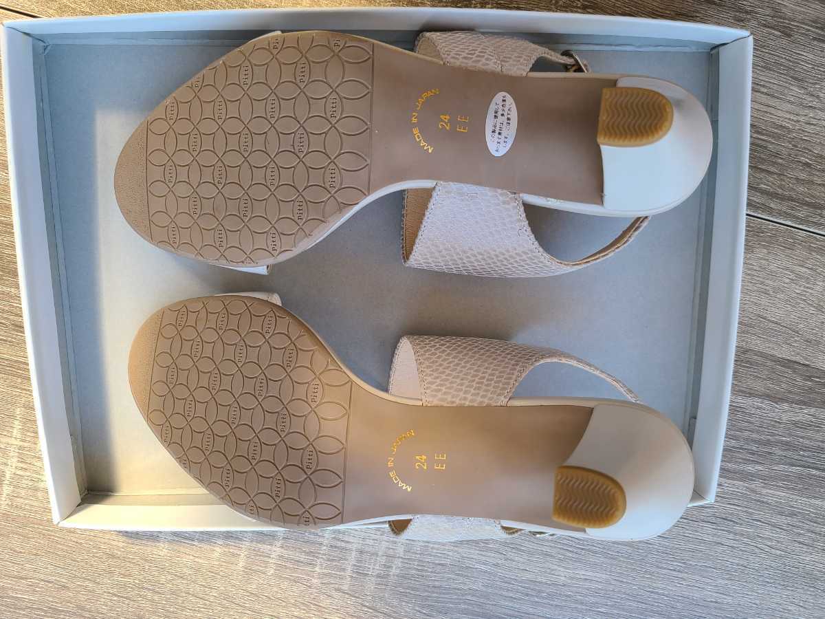 Yahoo!オークション - Pitti サンダル 24