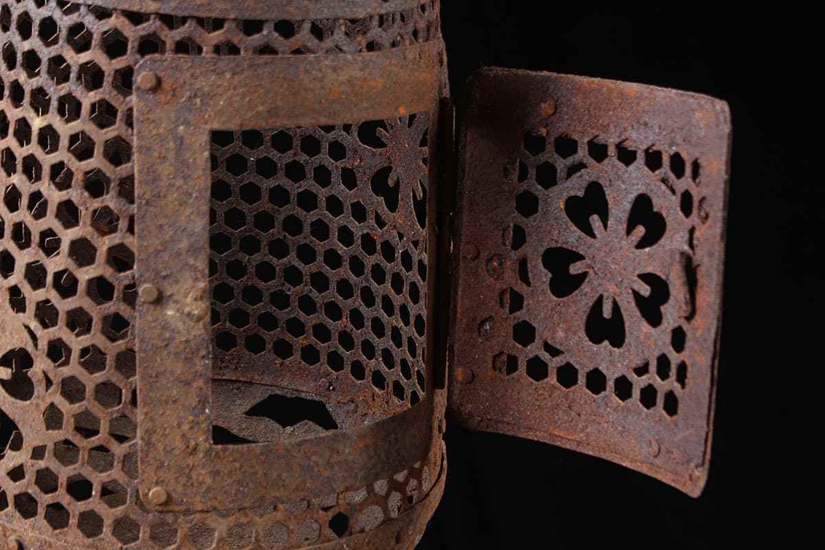 DQ986 時代物 古鉄 桜透文 瓜形 鉄吊灯籠 高33.8cm 重1kg・ DQ986 時代物 古鉄 桜透文 瓜形 鉄吊灯籠 高33.8cm 重1kg・