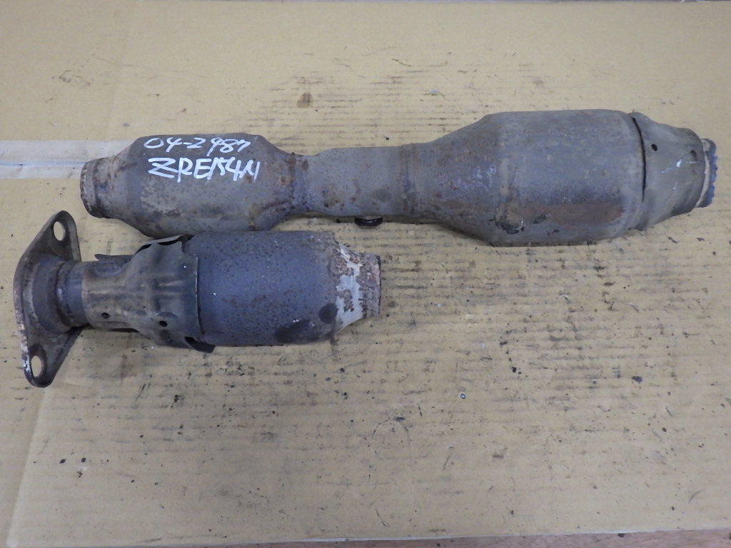 Yahoo!オークション - [石] トヨタ ZRE154N カローラ ルミオン 触媒 1...