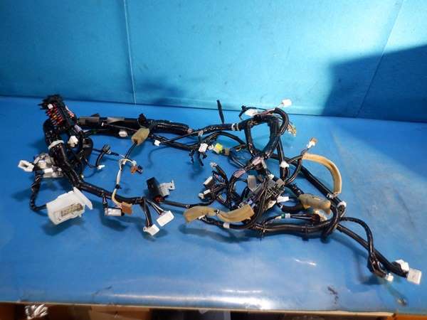 Yahoo!オークション - 4166 E12 ノート エンジンハーネス 別売り