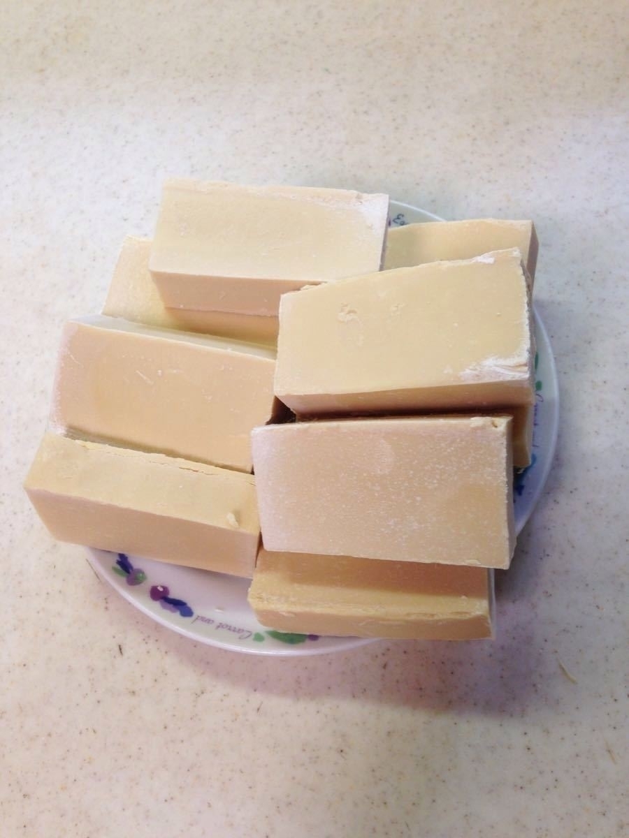 Yahoo!オークション - 洗濯用石けん 雑貨 12個 900～950g 廃油石けん ...