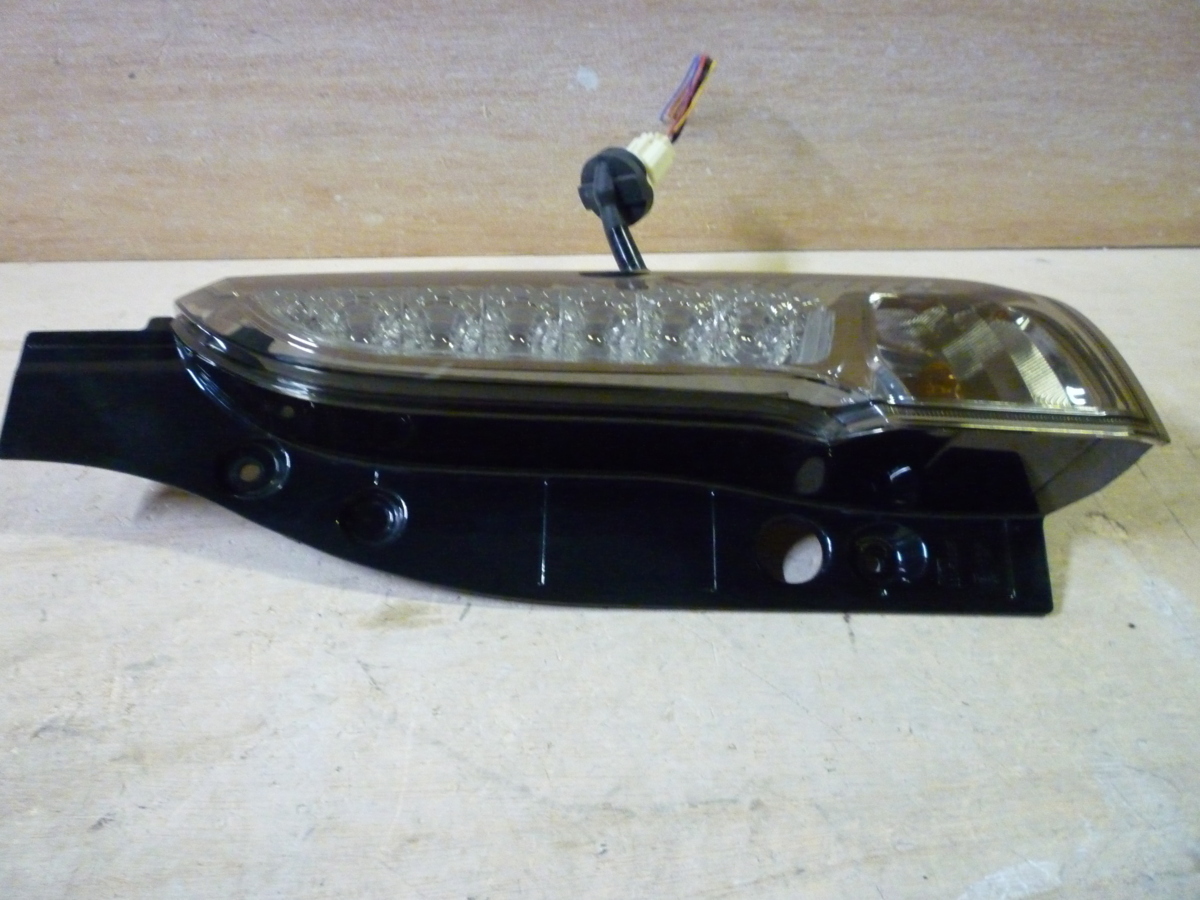 MK42S スペーシア カスタム 純正 LED テールライト 左右セット(テールライト)｜売買されたオークション情報、yahooの商品情報をアーカイブ公開 - オークファン（aucfan.com）