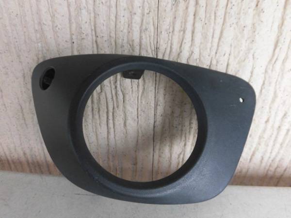 Yahoo!オークション - ポルシェ マカン 95B フォグカバー 右 M608...