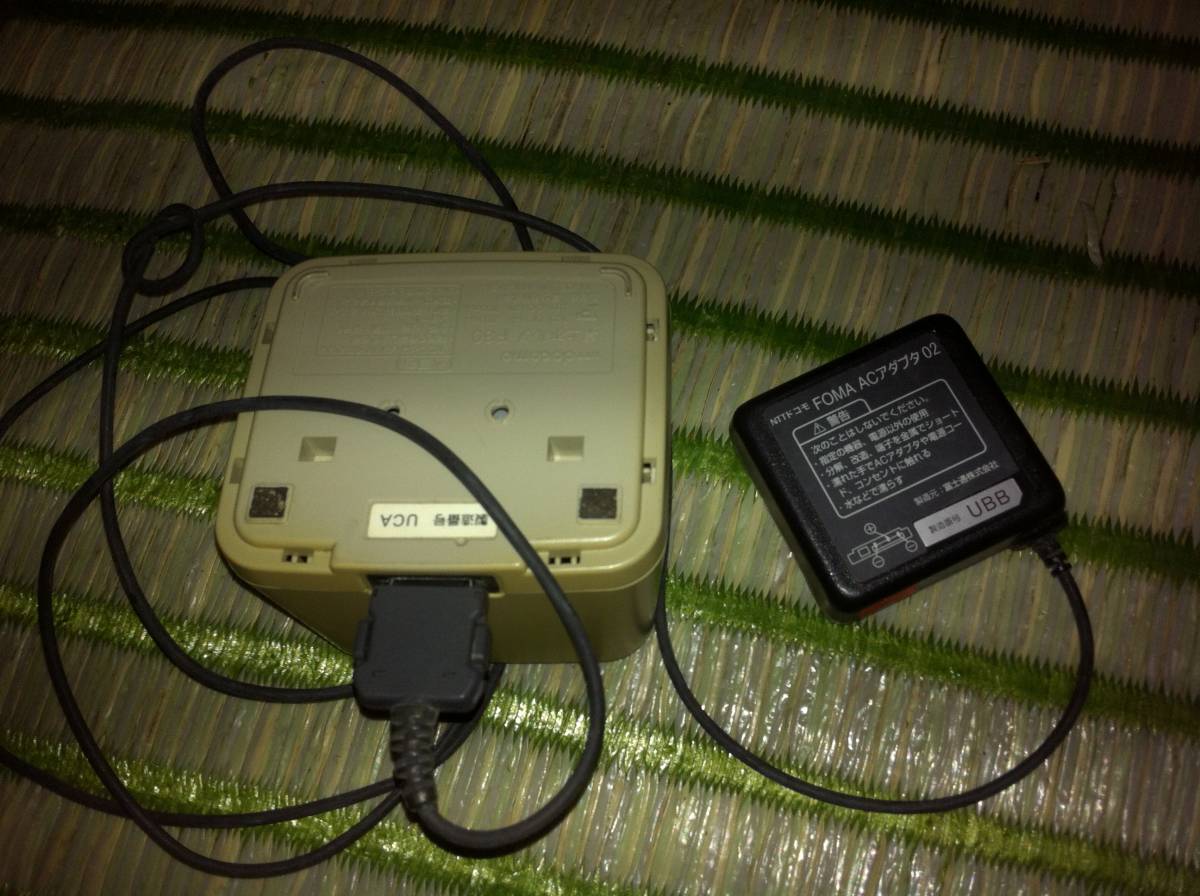 Yahoo!オークション - NTT docomo F30 卓上ホルダとACアダプター