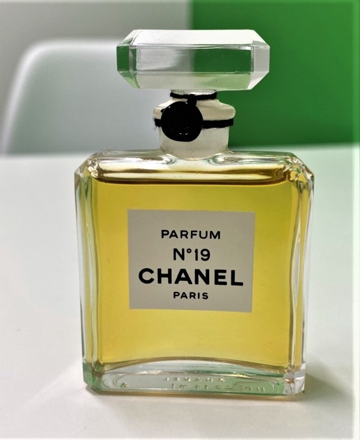 Yahoo!オークション - Y713 CHANEL シャネル NO19 パルファム PARFUM ...