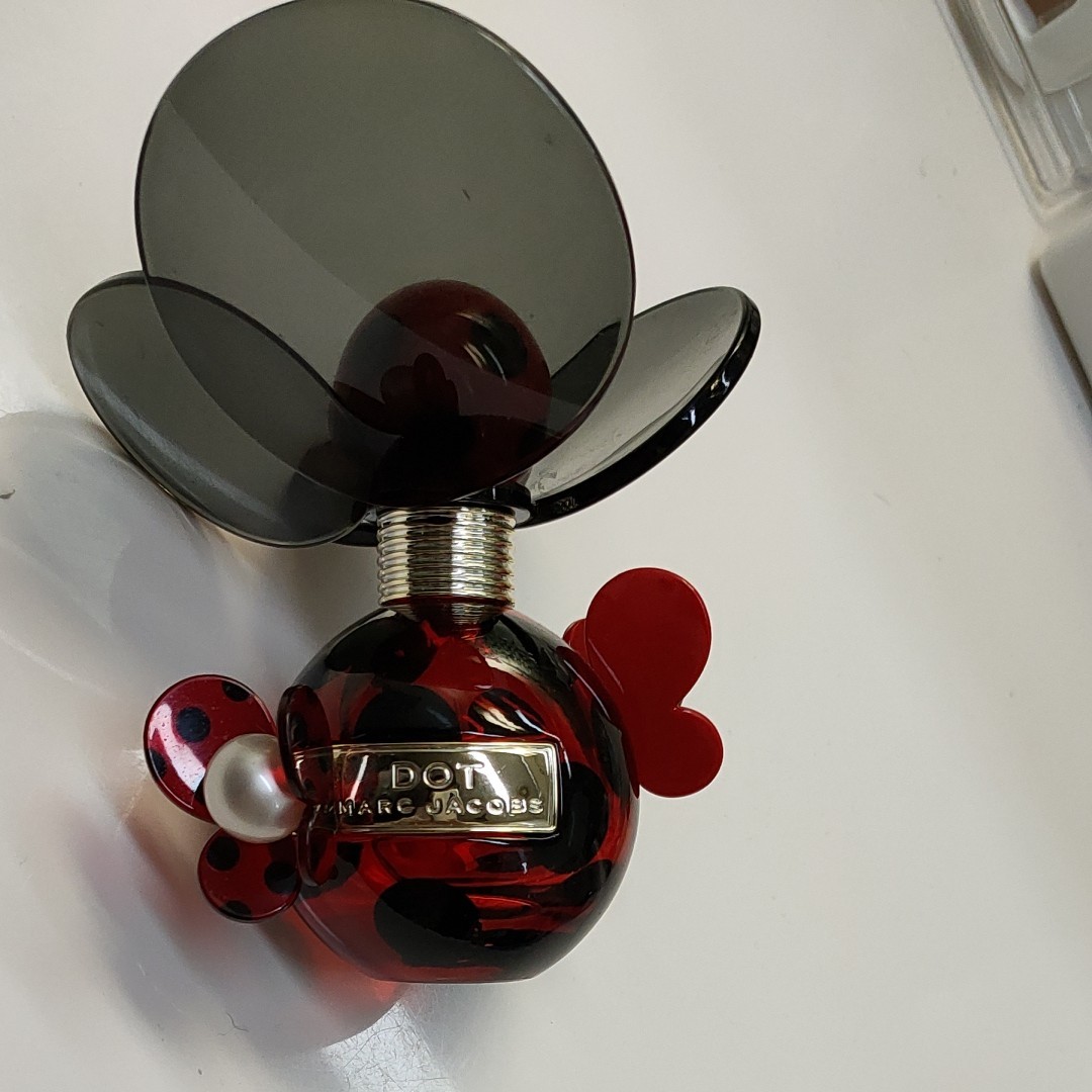 9割残 保管品】 MARC JACOBS DOT 50ml 赤黒のドットデザイン 蝶 9割残 保管品】 MARC JACOBS DOT 50ml 赤黒のドットデザイン 蝶
