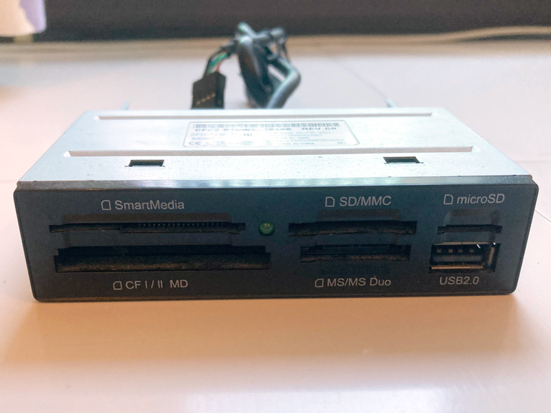 リンクス カードリーダー 3.5インチベイ SFD 321F/T51UJR(その他)｜売買されたオークション情報、yahooの商品情報をアーカイブ公開 - オークファン（aucfan.com）