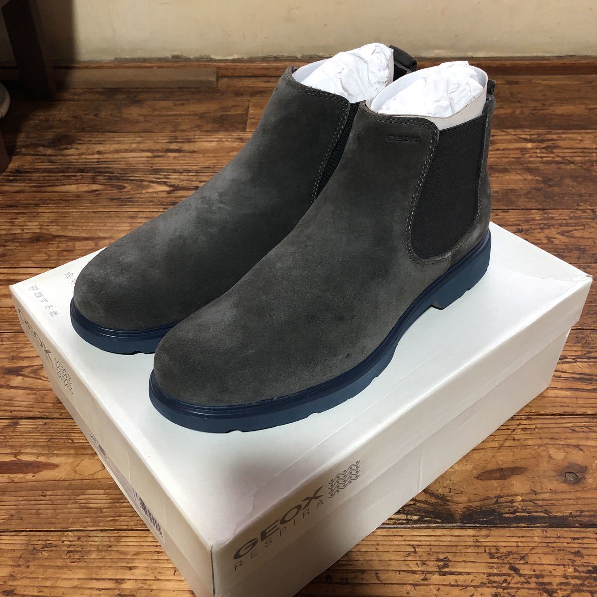 Yahoo!オークション - GEOX サイドゴアブーツ 44 ダークグレー 新品未...