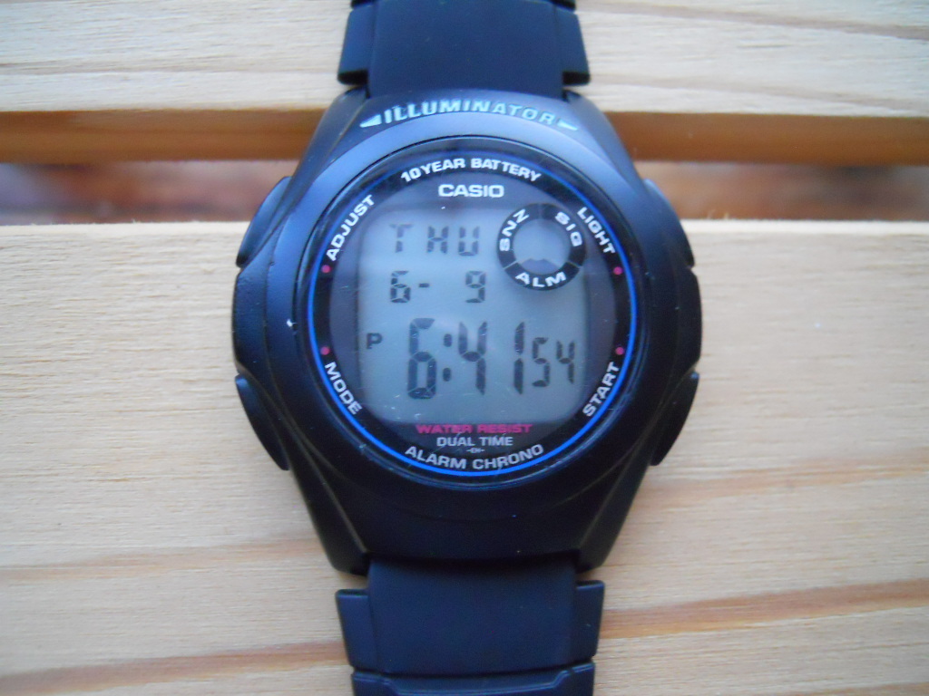 Yahoo!オークション - CASIO F200-1AJA デジタル時計 稼働品