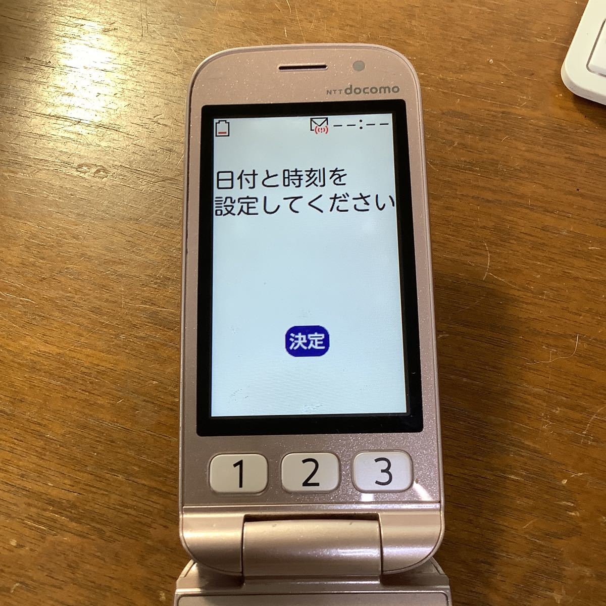 F-08C ドコモらくらくホン 富士通 充電器セット の商品詳細 F-08C ドコモらくらくホン 富士通 充電器セット の商品詳細