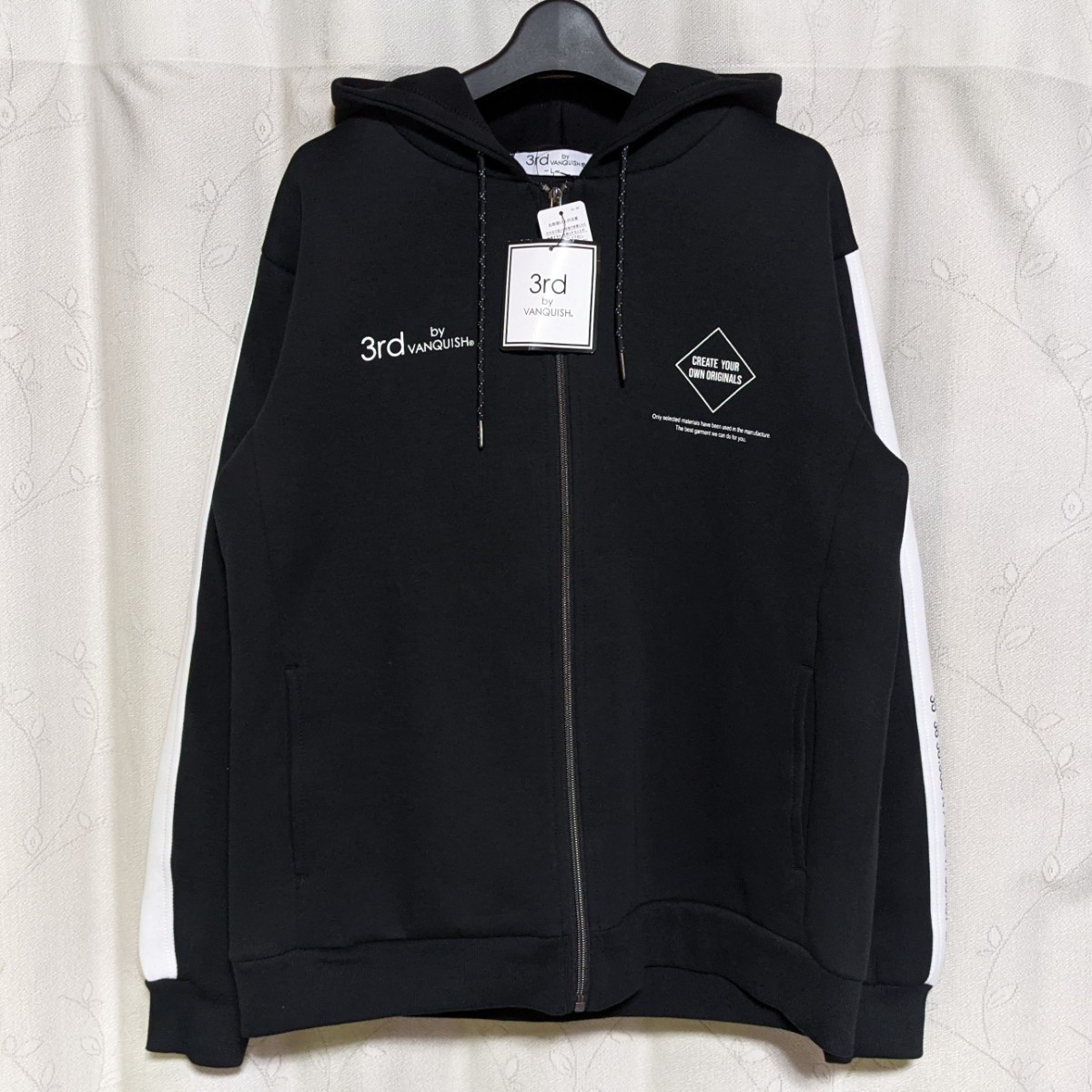 新品 3rd by VANQUISH セットアップ 上下 黒白LL 朝倉未来 新品 3rd by VANQUISH セットアップ 上下 黒白LL 朝倉未来