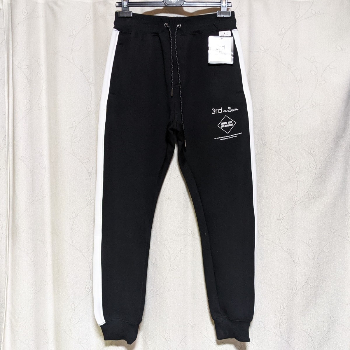 新品 3rd by VANQUISH セットアップ 上下 黒白LL 朝倉未来 新品 3rd by VANQUISH セットアップ 上下 黒白LL 朝倉未来