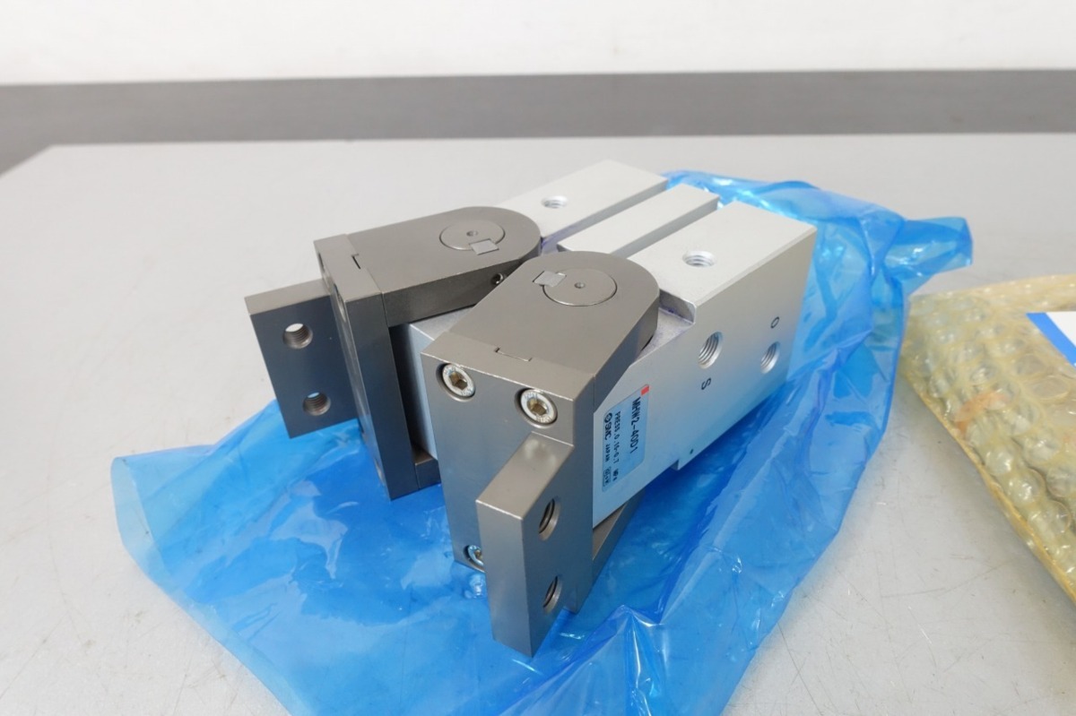 Yahoo!オークション - 未使用在庫品 SMC エアーチャック MHW2-40D1 180...