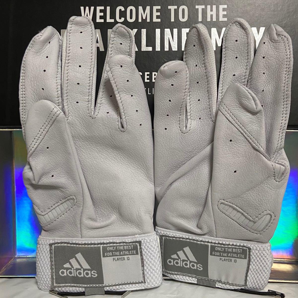 新品 ADIDAS Adizero 4 0 ホワイト XSサイズ バッティング 新品 ADIDAS Adizero 4 0 ホワイト XSサイズ バッティング