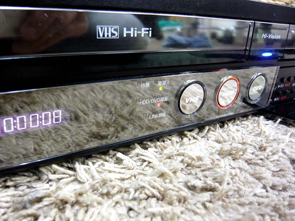 Yahoo!オークション - SHARP/シャープ HDD/DVD/VHSデッキ DV-ACV52 ジ...