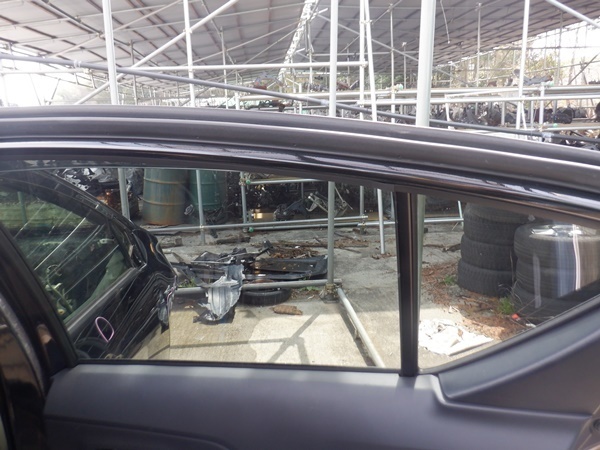 Yahoo!オークション - 4196 NHP10 アクア リアドア右