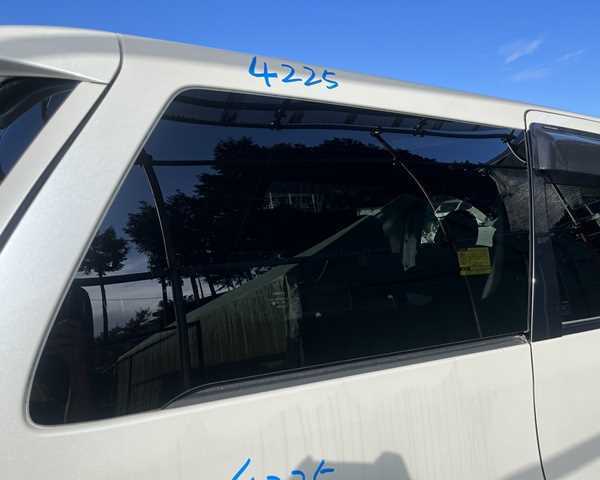 Yahoo!オークション - 4225 ANH20 アルファード クォーターガラス右