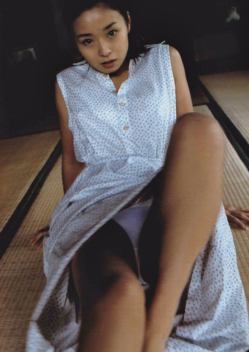 Yahoo!オークション - 写真集 望月さや『沙耶』A4判 ハードカバー｜199...