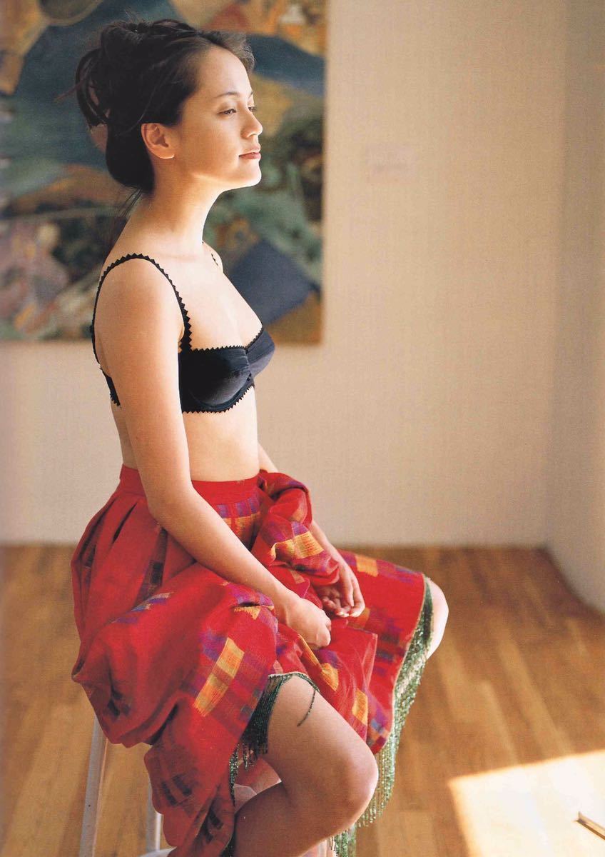 Yahoo!オークション - 写真集 牧瀬里穂『riho makise』集英社版｜A4判 ...