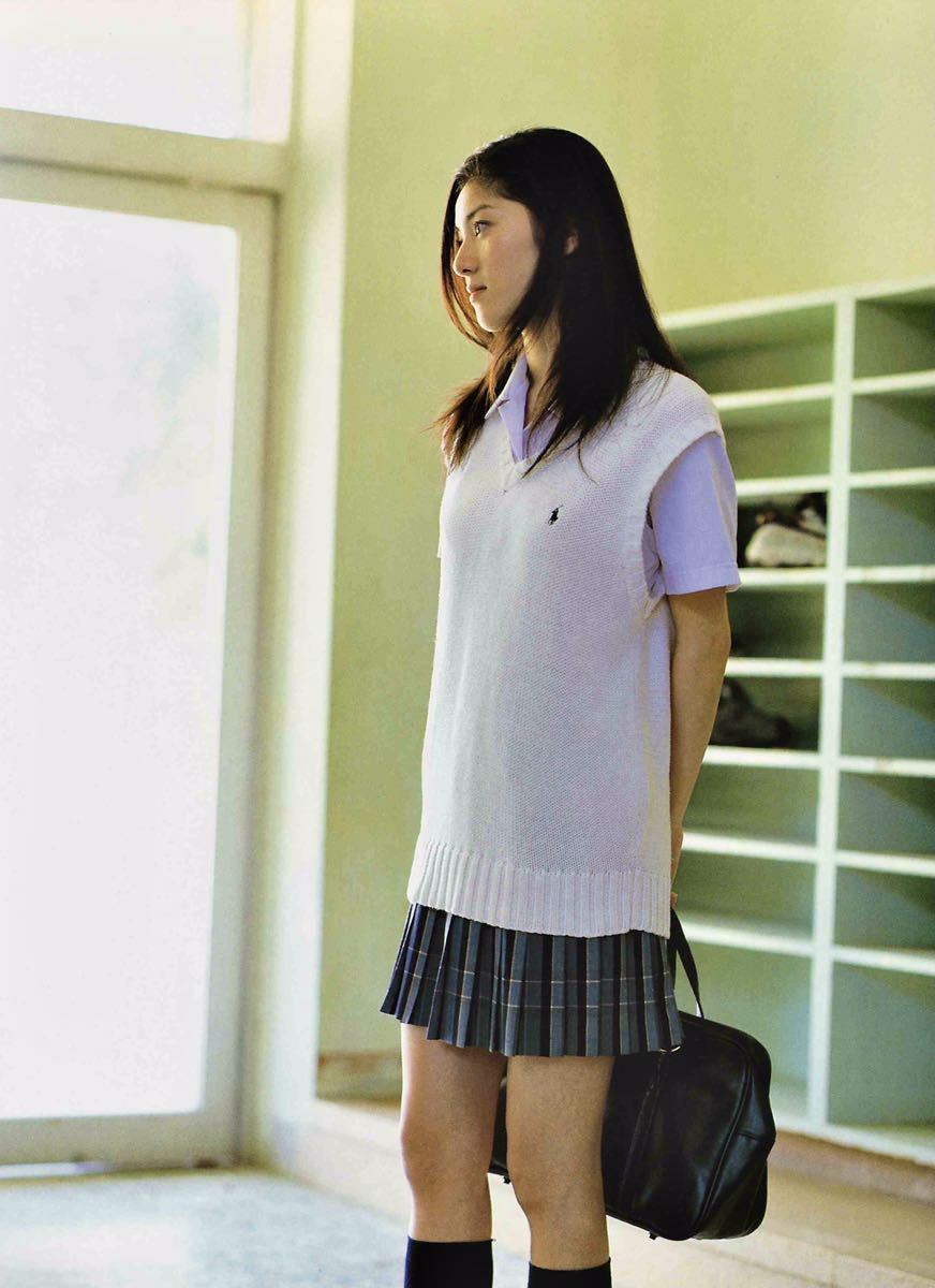 Yahoo!オークション - 写真集 原史奈『days』A4変型判 ハードカバー｜1...