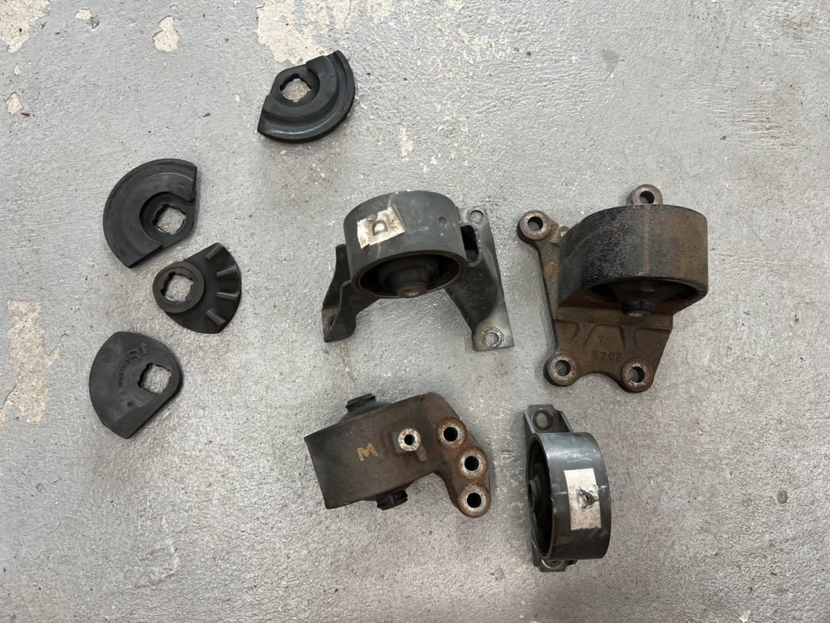 Yahoo!オークション - CT9W CT9A エボ9MR 純正 エンジン マウント セッ...