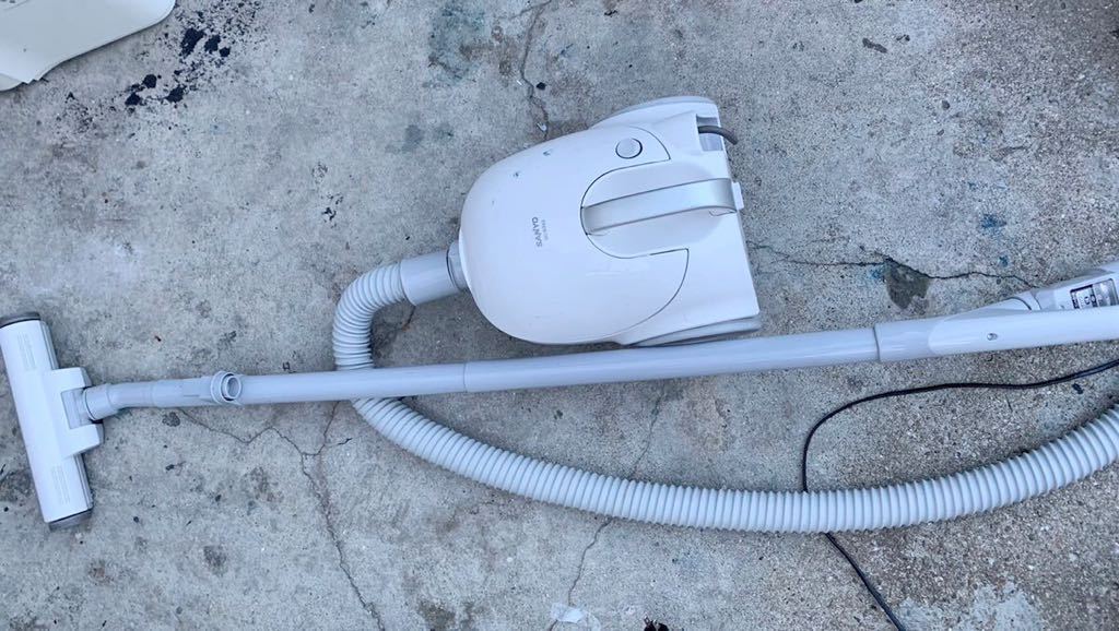 Yahoo!オークション - 訳あり動作未確認 SANYO SC-BS53(W) 三洋掃除機 ...