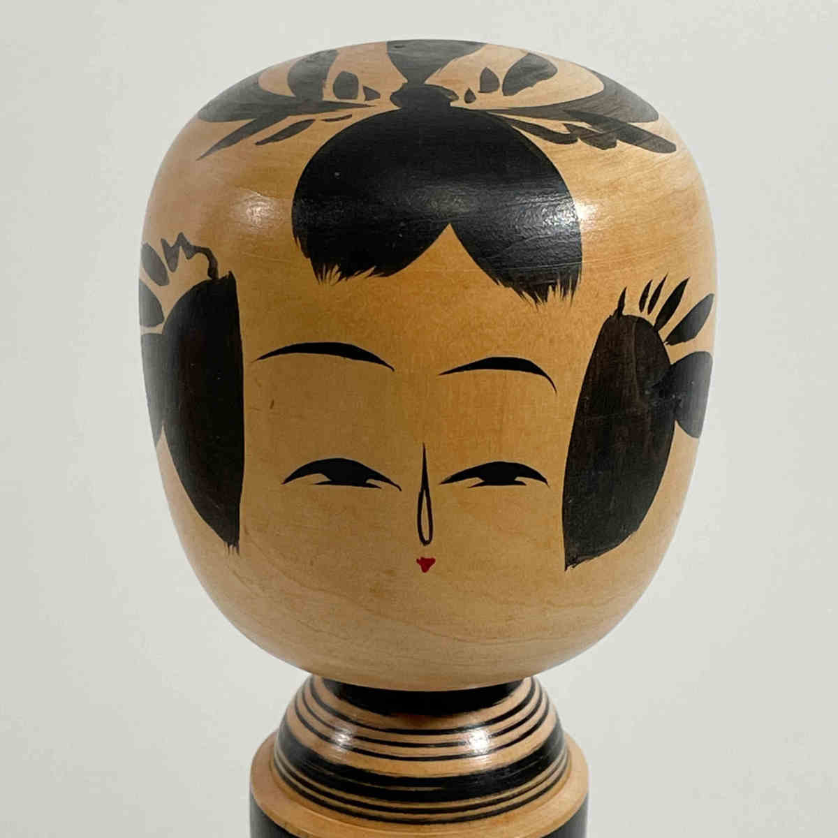 伝統こけし 2本 作並こけし 平賀貞蔵 平賀謙次郎 民芸品 置物 p83(こけし)｜売買されたオークション情報、yahooの商品情報をアーカイブ公開 - オークファン（aucfan.com）