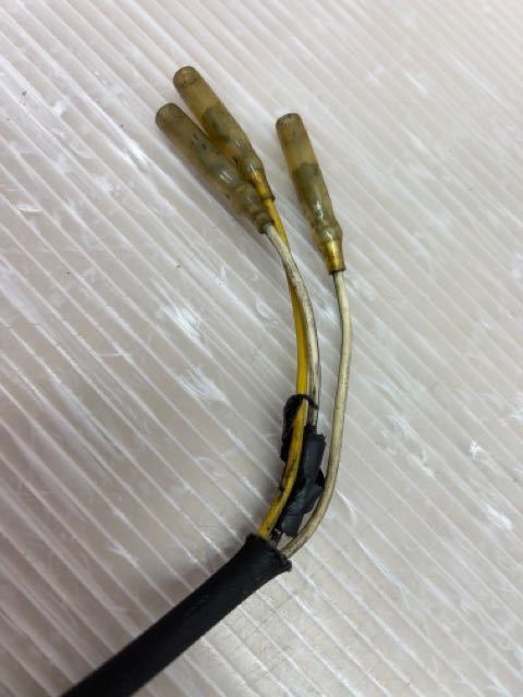 Yahoo!オークション - Z762 GSX250E/L/T系 左エンジンカバー ステータ...