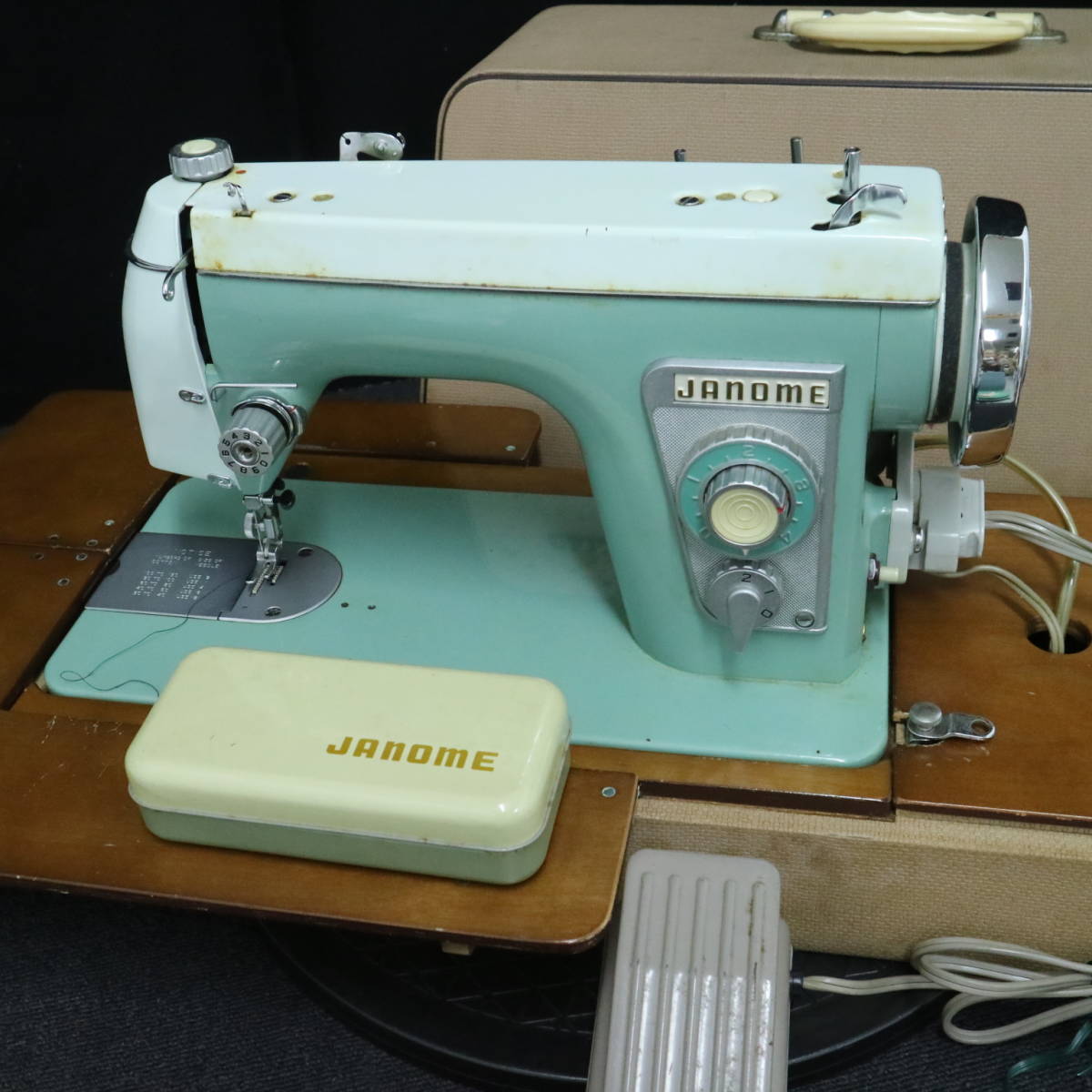 あ=B3195-31 カラー JANOME ジャノメミシン 昭和レトロ J-C3 H13 フットコントローラーあり ハンドクラフト 当時物(ジャノメ)｜売買されたオークション情報、yahooの ...