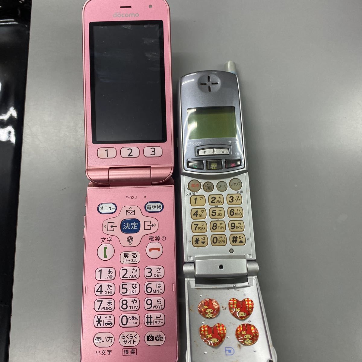 Yahoo!オークション - docomo F-02J らくらくホン／docomo D206 本体 ...