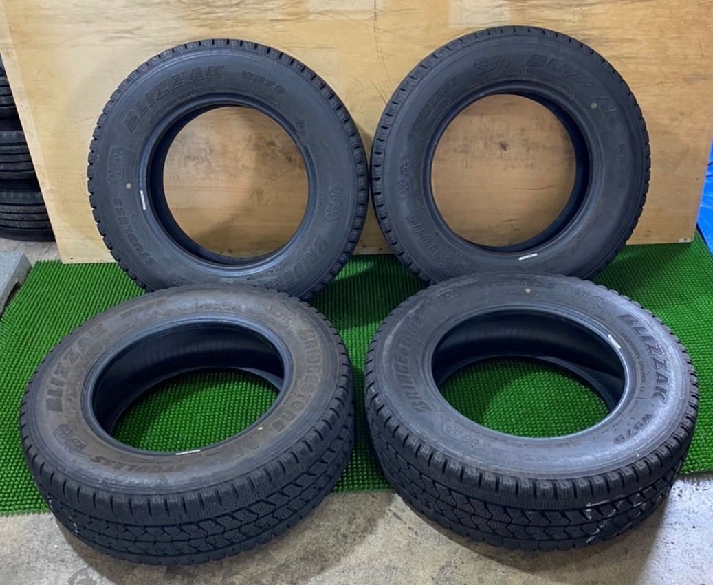 Yahoo!オークション - 215/65R15 (110/108L LT) BRIDGESTONE BLIZZAK W...
