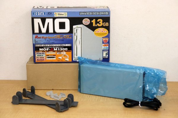 I-O DATA アイオーデータ 外付け MOドライブ MOF-RM1300 MOディスク 1.3GB 通電(1.3GB)｜売買されたオークション情報、yahooの商品情報をアーカイブ公開 ...