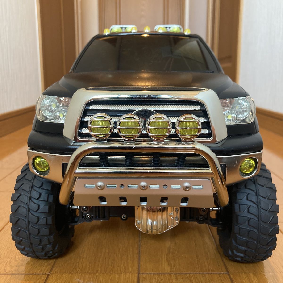 タミヤ 1/10電動RC トヨタ タンドラ ハイリフト 【フルオペ仕様 タミヤ 1/10電動RC トヨタ タンドラ ハイリフト 【フルオペ仕様