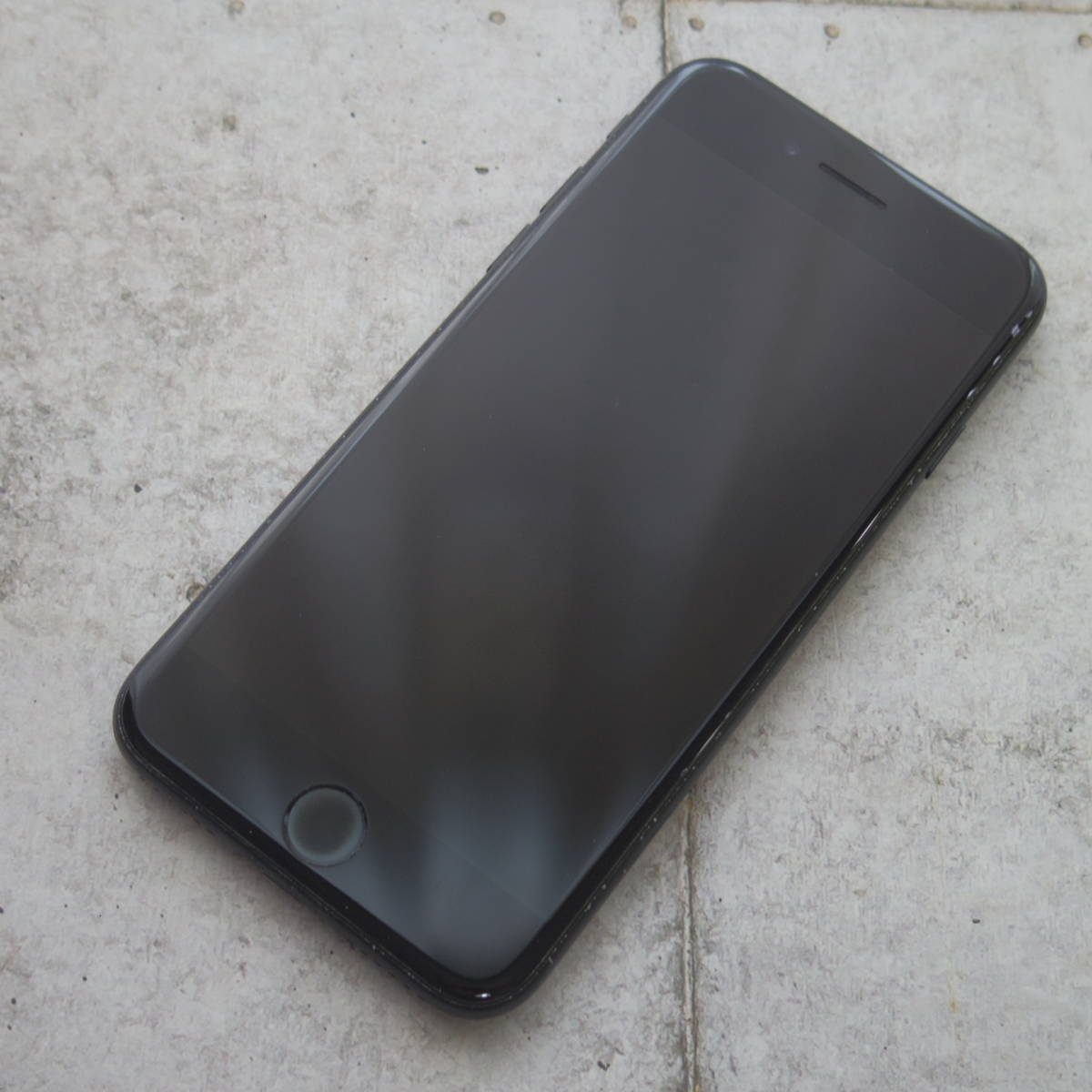 Yahoo!オークション - M111[LP](携帯電話) 中古 docomo iPhone7 128GB ...