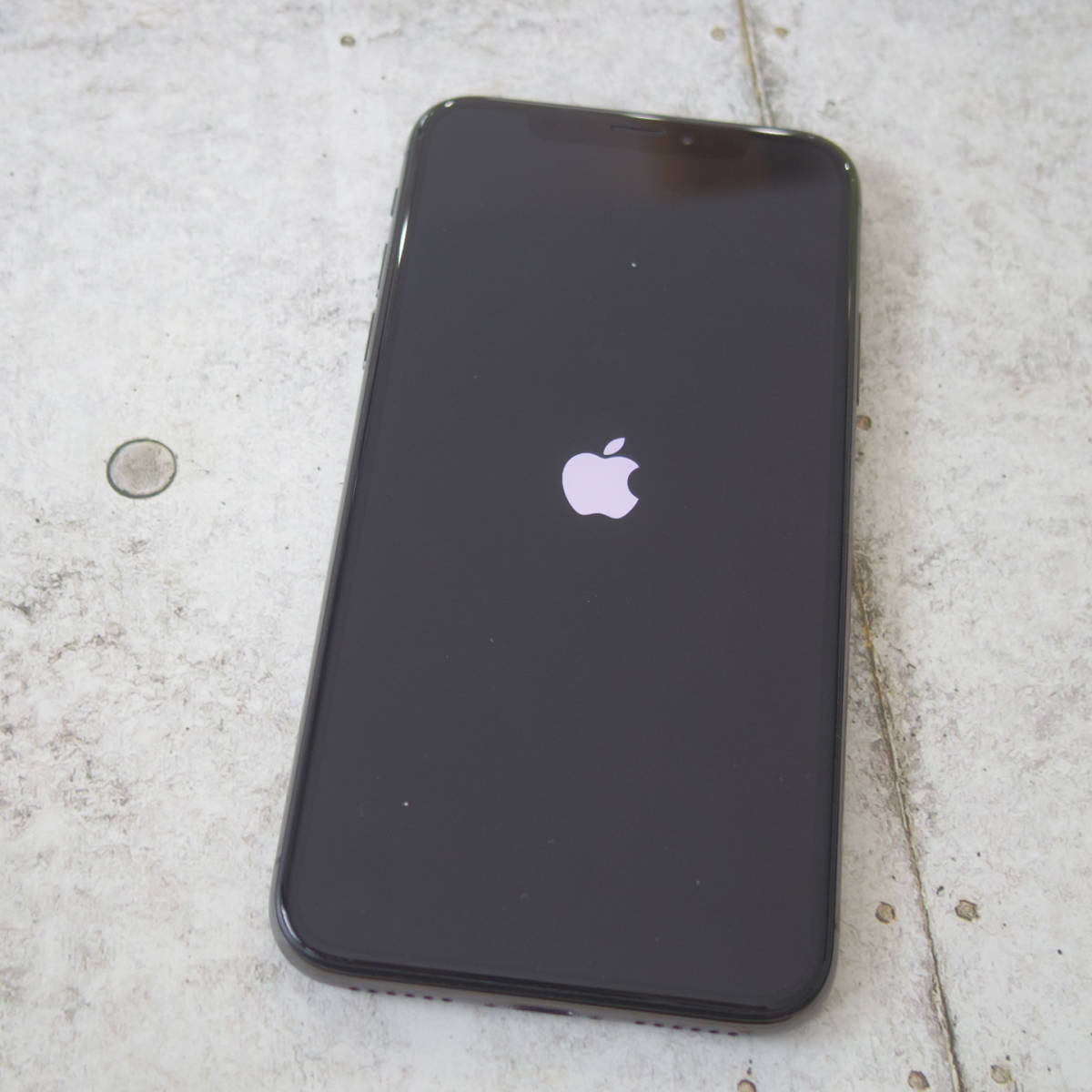 Yahoo!オークション - M111[LP](携帯電話) 中古 docomo iPhone X 256GB...