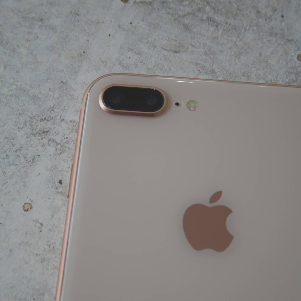 Yahoo!オークション - M111[LP](携帯電話) 中古 au iPhone 8 Plus 64GB...