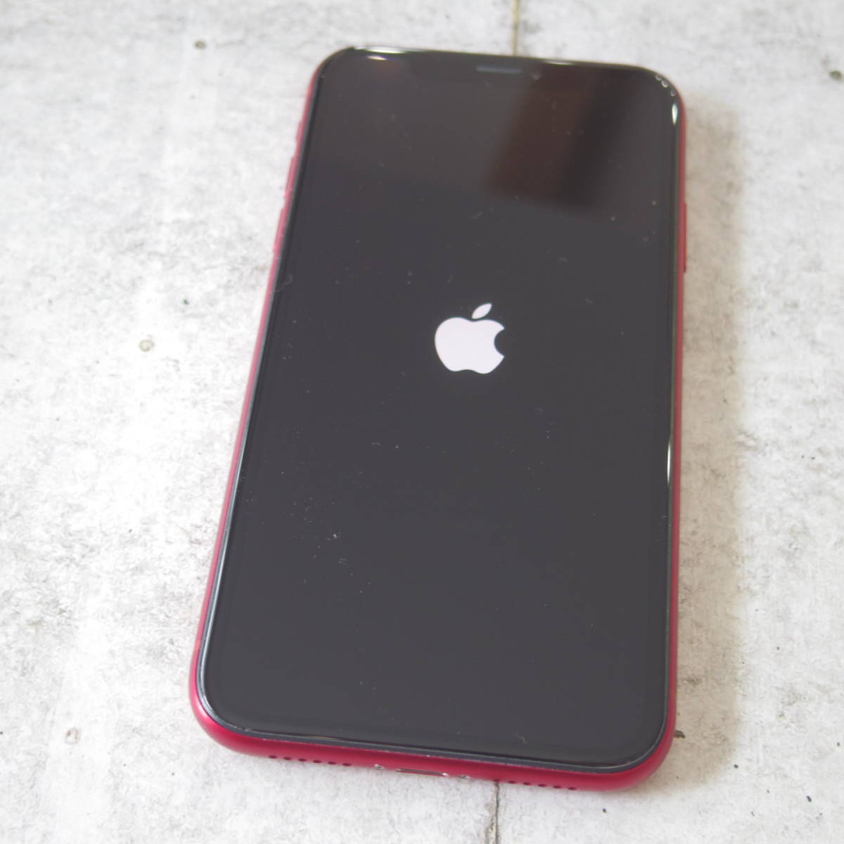 Yahoo!オークション - M111[LP](携帯電話) 中古 docomo iPhone XR 64GB...