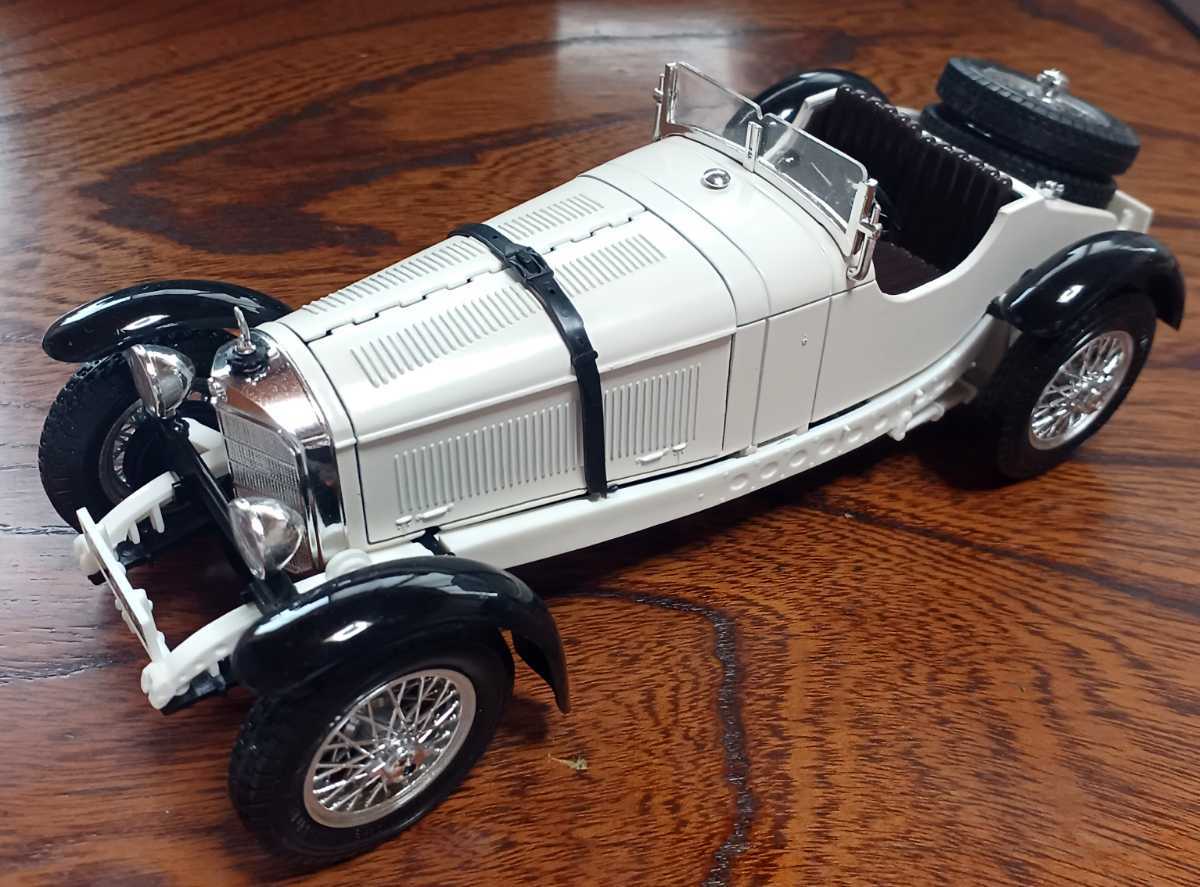 Yahoo!オークション - 1/18 メルセデス・ベンツ SSKL 1931 burago made...