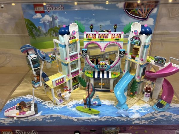 非売品 展示用 レゴフレンズ 41347 ハートレイクシティリゾート LEGO(LEGO)｜売買されたオークション情報、yahooの商品情報をアーカイブ公開 - オークファン（aucfan.com）